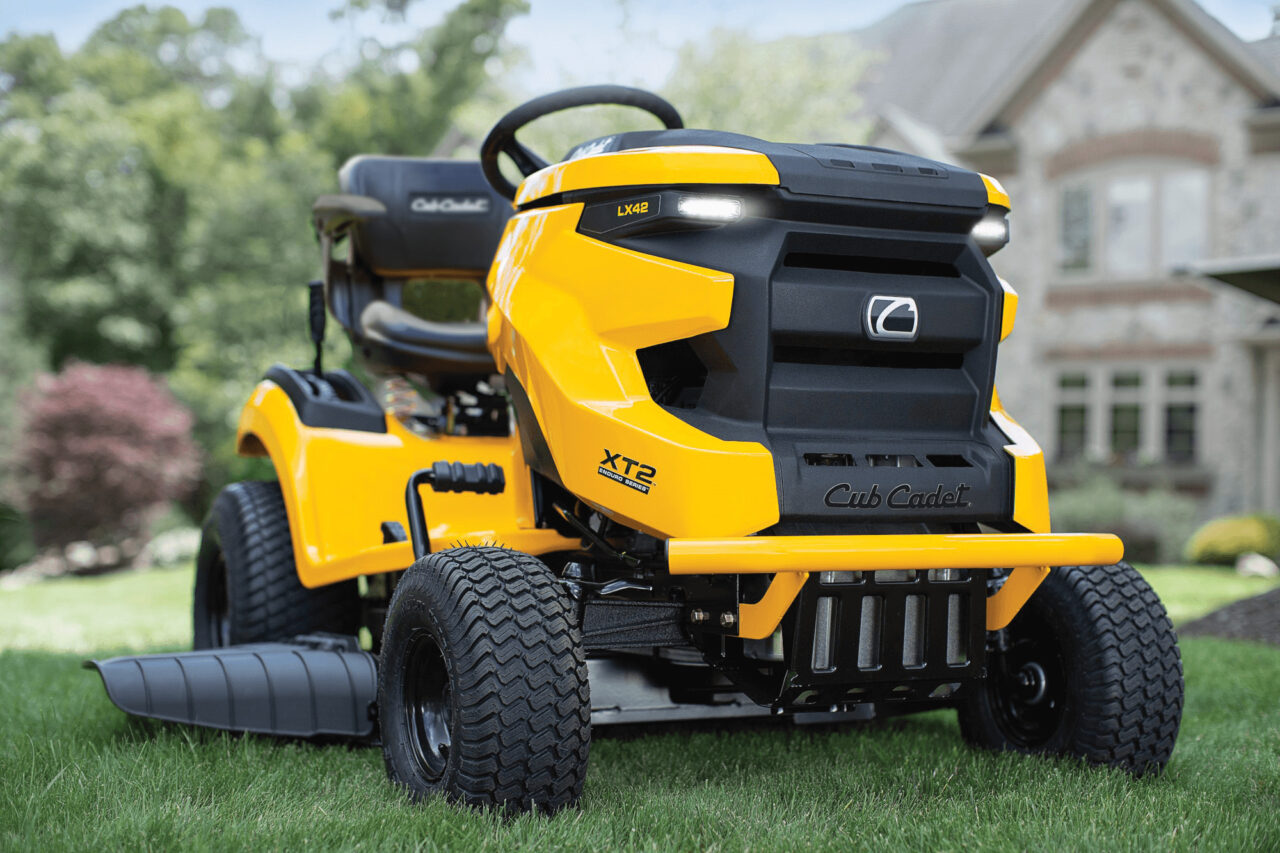 Explore Powerful & Efficient Lawn Tractors | Cub Cadet